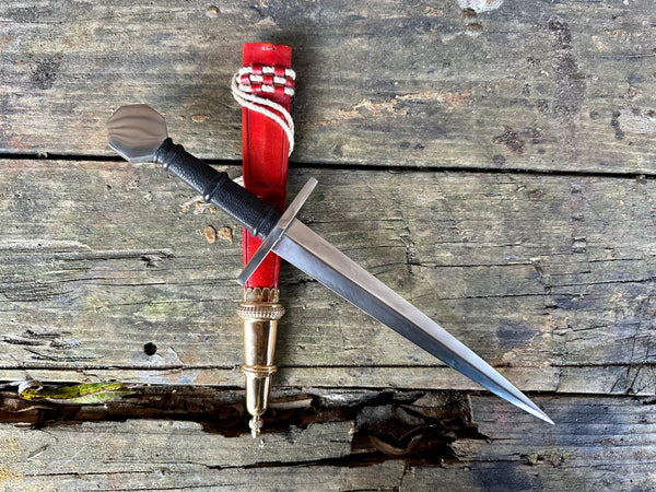 Buy accurate medieval swords, daggers and crossbows - Tod's Workshop ...