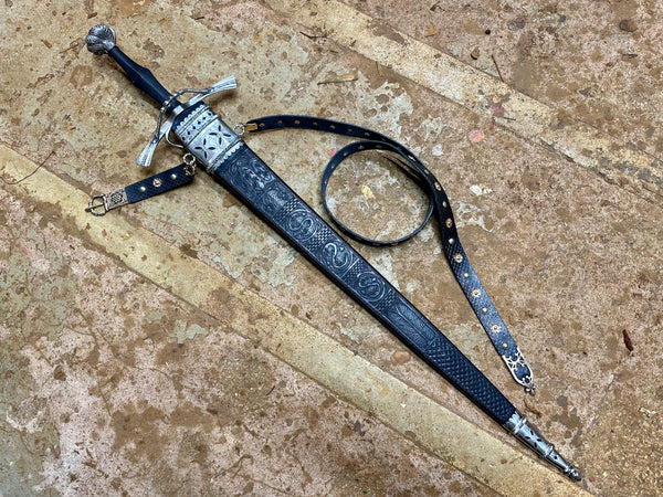 Buy accurate medieval swords, daggers and crossbows - Tod's Workshop ...