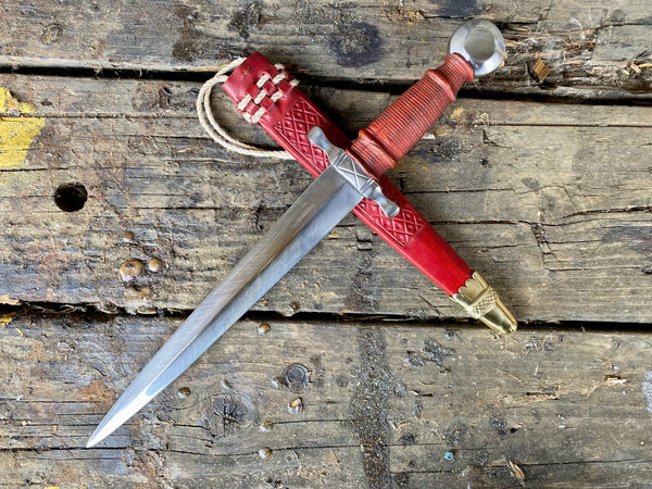 Buy accurate medieval swords, daggers and crossbows - Tod's Workshop ...