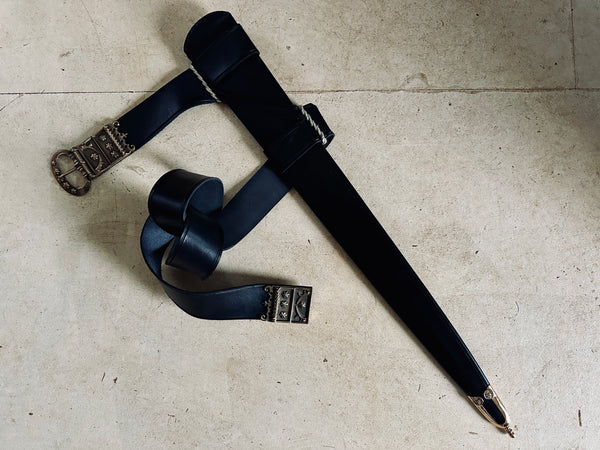 Buy accurate medieval swords, daggers and crossbows - Tod's Workshop ...