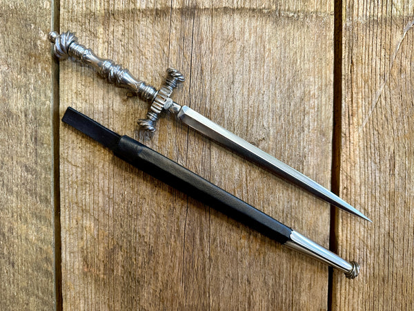 Buy accurate medieval swords, daggers and crossbows - Tod's Workshop ...