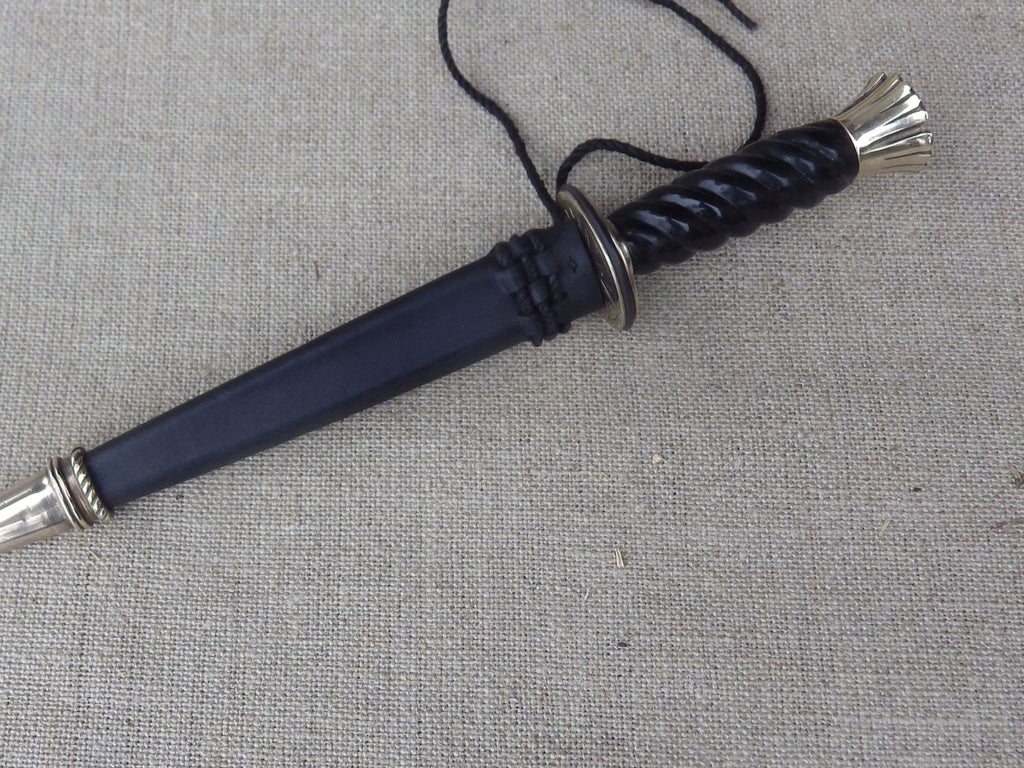 14thC English Rondel dagger - Tod's Workshop