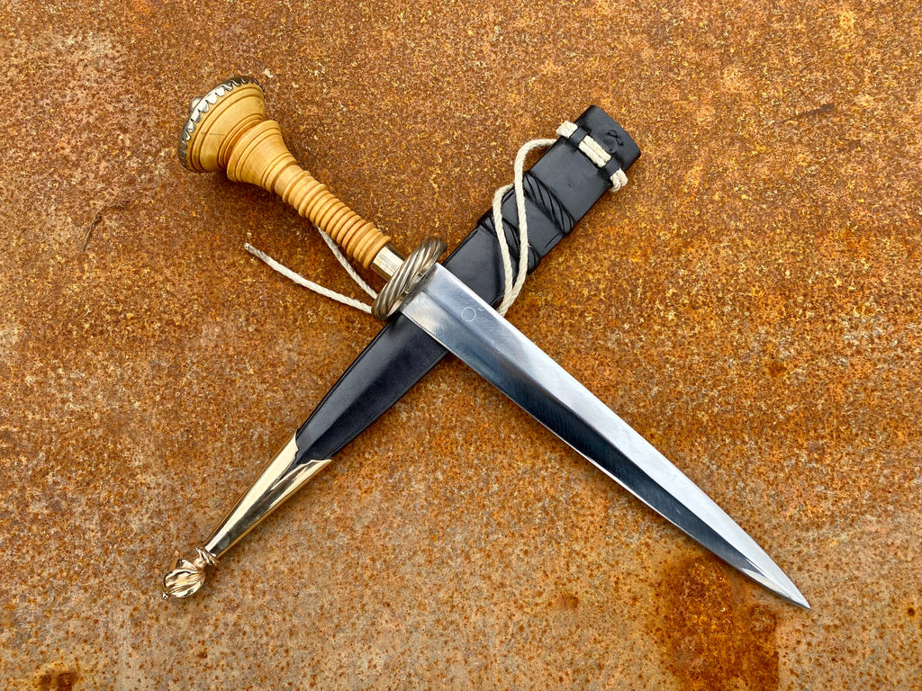 Buy accurate medieval swords, daggers and crossbows - Tod's Workshop ...