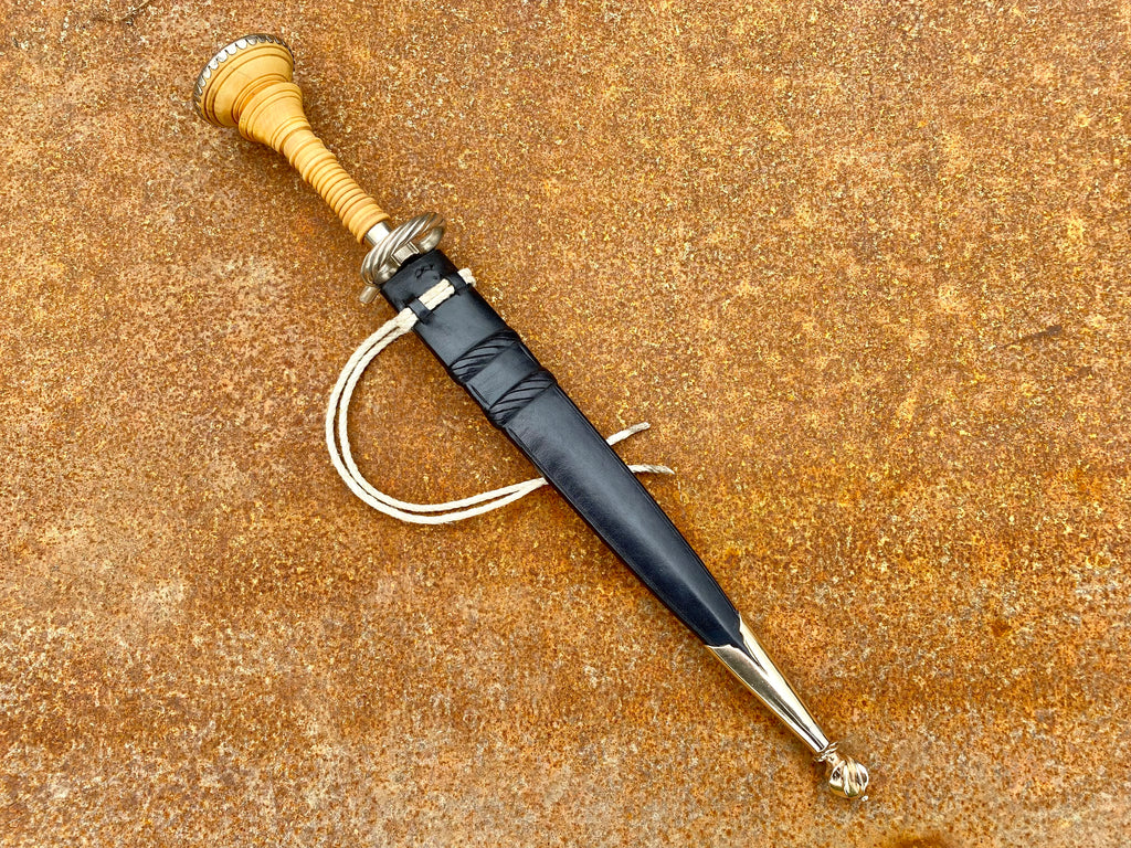 Buy accurate medieval swords, daggers and crossbows - Tod's Workshop ...