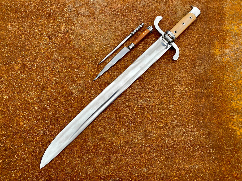 Buy accurate medieval swords, daggers and crossbows - Tod's Workshop ...