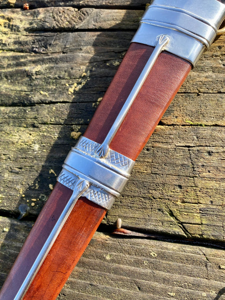 Buy accurate medieval swords, daggers and crossbows - Tod's Workshop ...